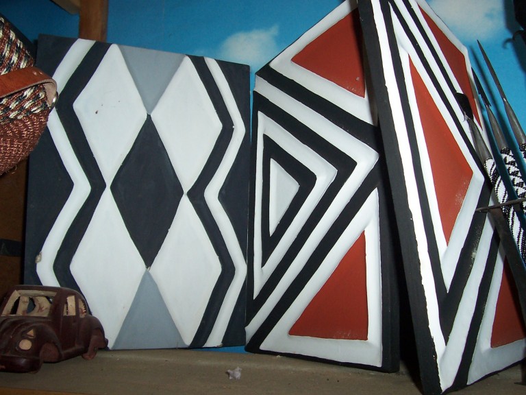 Imigongo – Fine Arts in Rwanda | Kunst gegen den Strich. Von Joachim Graf.